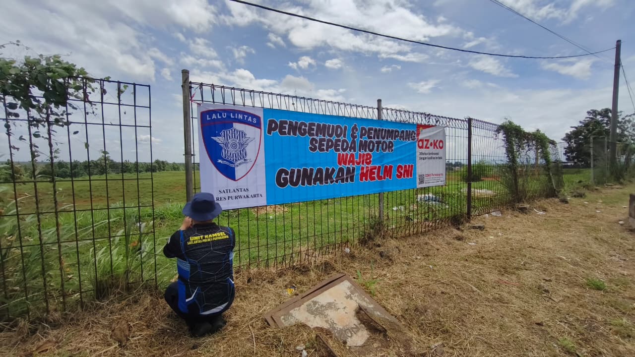 Tekan Risiko Kecelakaan di Jalur Rawan, Polres Purwakarta Pasang ...